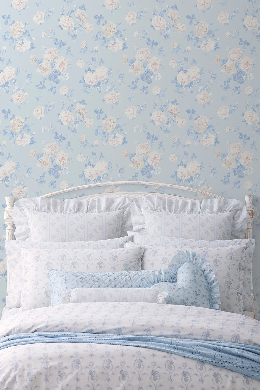Whisper Blue Peel + Stick Wallpaper